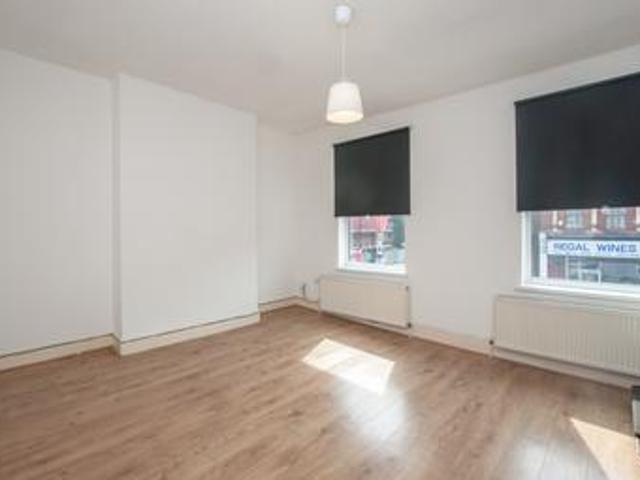 2 Bedrooms Flat for rent in West Green Road, South Tottenham N15