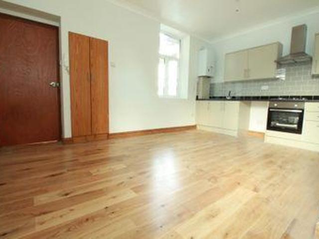 2 Bedrooms Flat for rent in West Green Road, Turnpike Lane N15