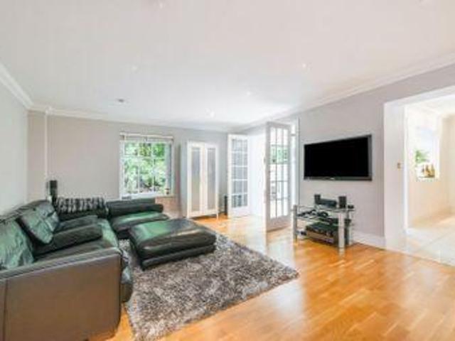 2 Bedrooms Flat for rent in West Heath Avenue, Golders Green, London NW11