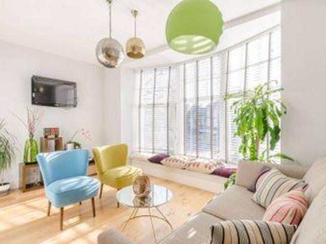 2 Bedrooms Flat for rent in West Hill, West Hill, London SW15
