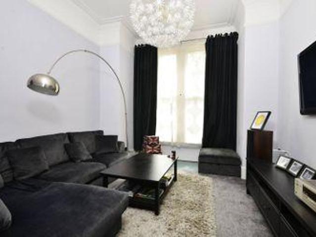 2 Bedrooms Flat for rent in West Hill, West Hill SW15