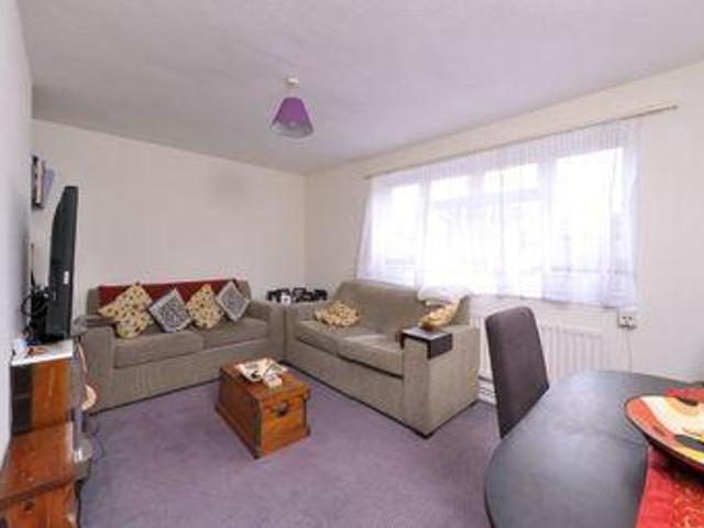 2 Bedrooms Flat for rent in West House Close, West House Close, Southfields SW19