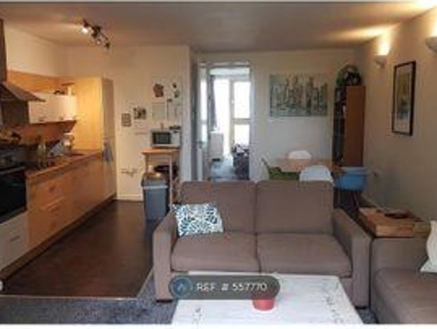 2 Bedrooms Flat for rent in West Parkside, London SE10