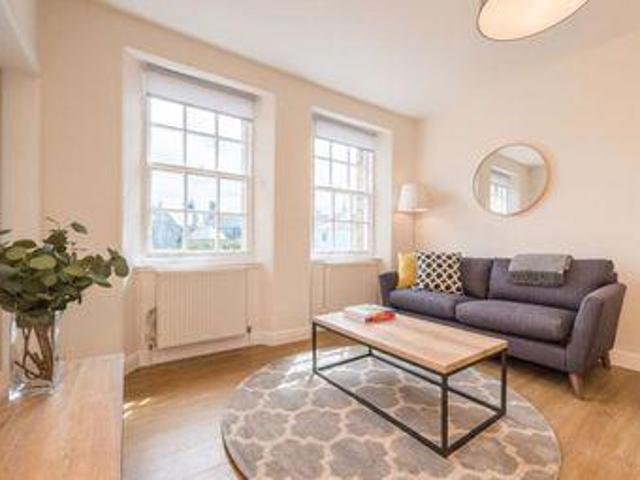 2 Bedrooms Flat for rent in West Richmond Street, Edinburgh EH8