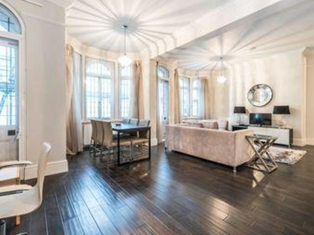 2 Bedrooms Flat for rent in Westminster Palace Gardens, Artillery Row, London SW1P