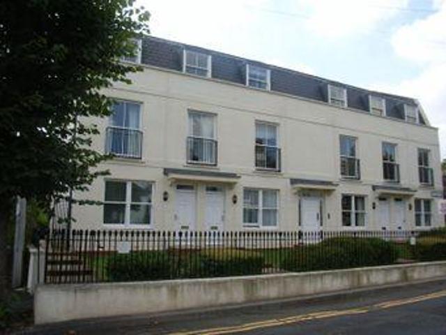 2 Bedrooms Flat for rent in Westerly Mews, Canterbury CT2