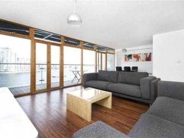 2 Bedrooms Flat for rent in Western Beach Apartments, Hanover Avenue, Royal Docks, London E16