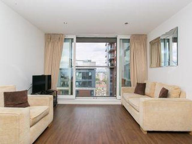 2 Bedrooms Flat for rent in Western Gateway, London E16