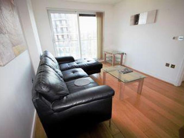 2 Bedrooms Flat for rent in Western Gateway, London E16