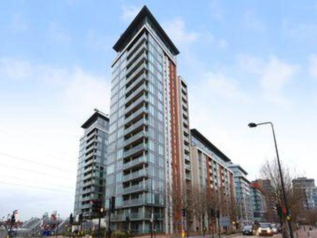 2 Bedrooms Flat for rent in Western Gateway, Royal Victoria Dock, Canning Town E16