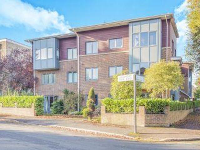 2 Bedrooms Flat for rent in Western Road, Sutton SM1