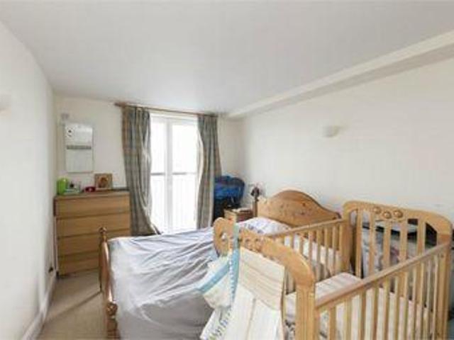 2 Bedrooms Flat for rent in Westferry Road, Docklands E14