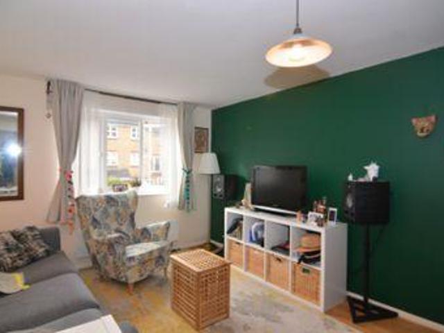 2 Bedrooms Flat for rent in Westferry Road, London E14
