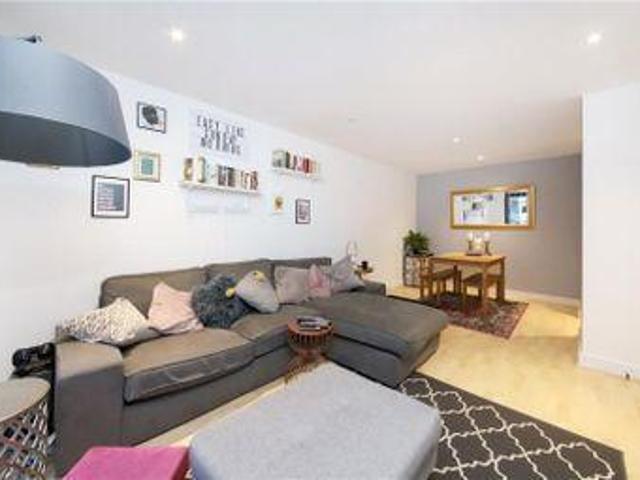 2 Bedrooms Flat for rent in Westgate Apartments, Western Gateway, Royal Victoria, London E16