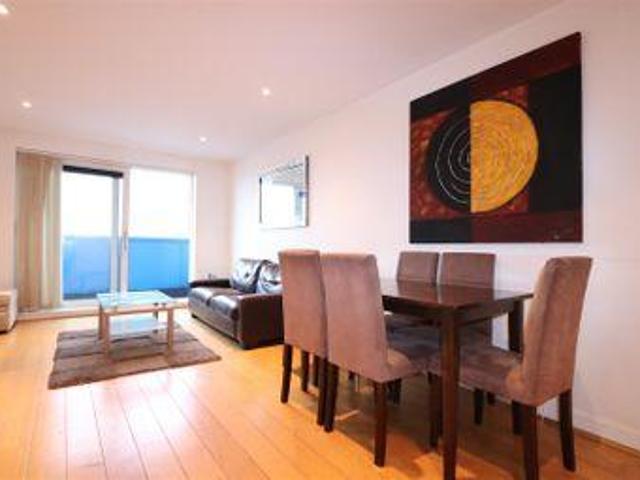 2 Bedrooms Flat for rent in Westgate Apartments, Royal Victoria Docks E16
