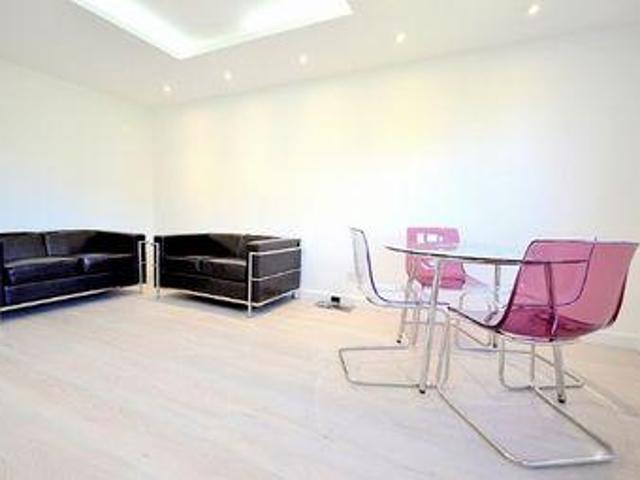 2 Bedrooms Flat for rent in Westleigh Court, 122 124 Nether Street, West Finchley, London N12