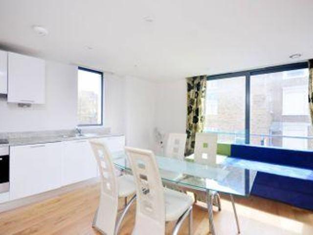 2 Bedrooms Flat for rent in Westwick Gardens, Hammersmith W14