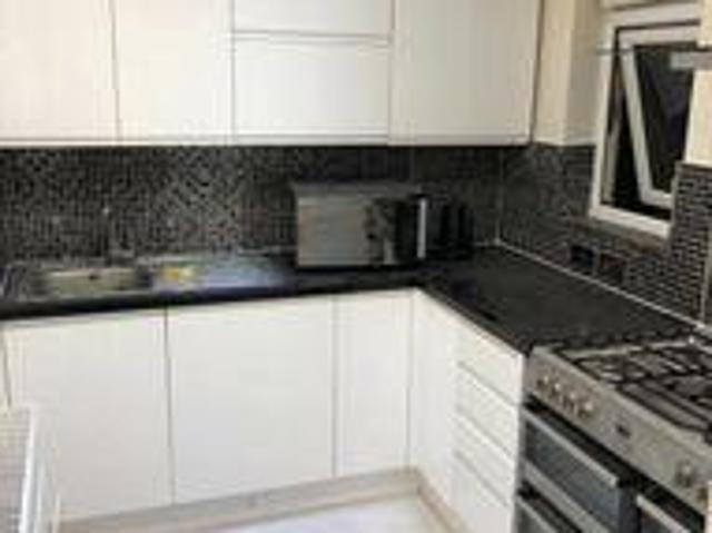 2 Bedrooms Flat for rent in Westwood Avenue, Harrow HA2