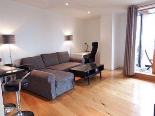 2 Bedrooms Flat for rent in Wharf Approach, Leeds, West Yorkshire LS1
