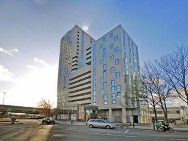 2 Bedrooms Flat for rent in Wharfside Point South, Prestons Road, London, London E14