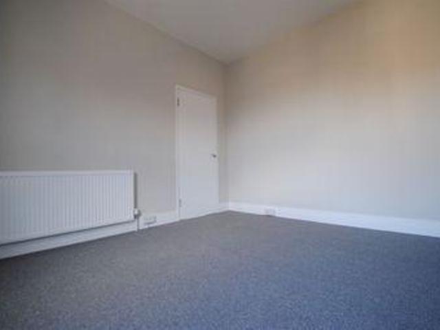 2 Bedrooms Flat for rent in Whatman Road, London SE23