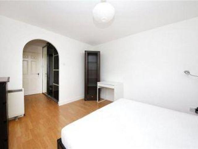 2 Bedrooms Flat for rent in Wheat Sheaf Close, Canary Wharf, London E14
