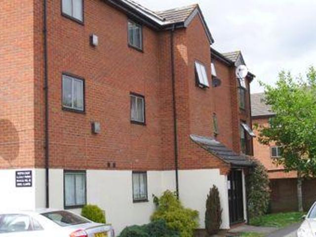 2 Bedrooms Flat for rent in Wheatley Close, London NW4