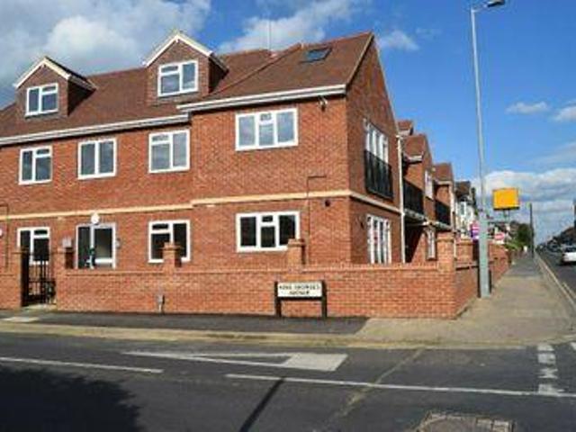 2 Bedrooms Flat for rent in Whippendell Road, Watford WD17