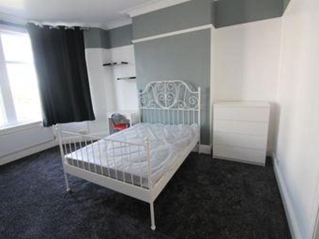 2 Bedrooms Flat for rent in Whitchurch Road, Heath, Cardiff CF14
