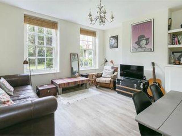2 Bedrooms Flat for rent in White House, Vicarage Crescent, Battersea, London SW11