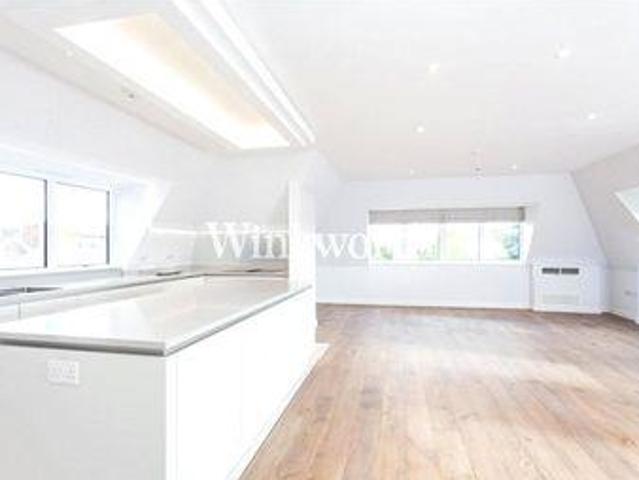 2 Bedrooms Flat for rent in White Lodge, The Vale, London NW11