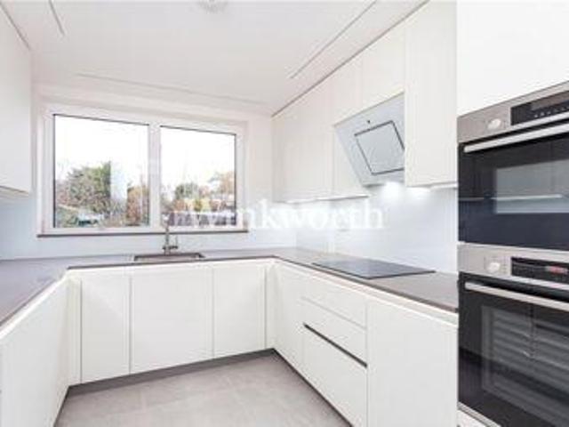 2 Bedrooms Flat for rent in White Lodge, The Vale, London NW11