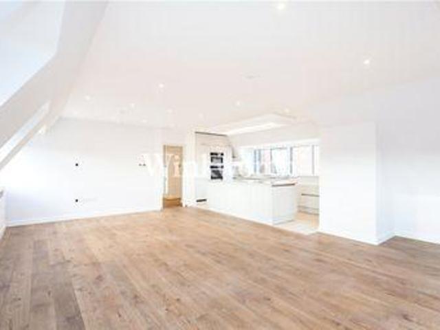 2 Bedrooms Flat for rent in White Lodge, The Vale, London NW11