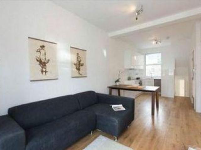 2 Bedrooms Flat for rent in Whitechapel High Street, London E1