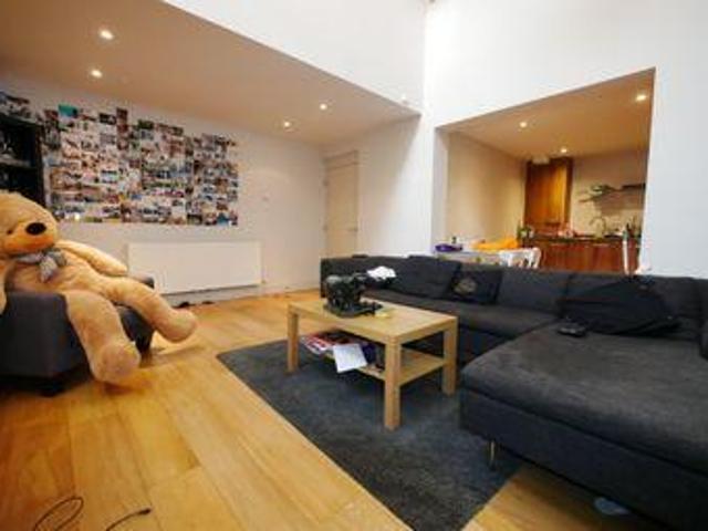 2 Bedrooms Flat for rent in Whitehorse Road, London E1