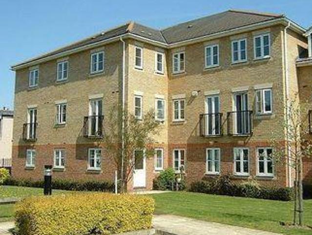 2 Bedrooms Flat for rent in Whitstable Place, Dering Road, Croydon CR0