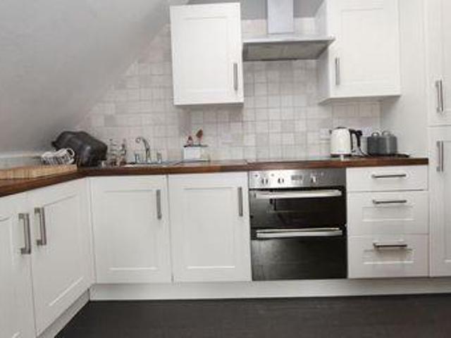 2 Bedrooms Flat for rent in Whittington Road, London N22