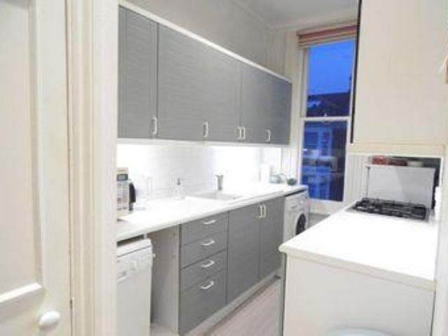 2 Bedrooms Flat for rent in Whittingstall Road, Fulham SW6