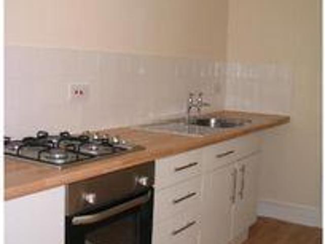 2 Bedrooms Flat for rent in Wilbraham Road, Chorlton M21