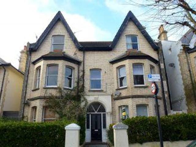 2 Bedrooms Flat for rent in Wilbury Gardens, Hove BN3
