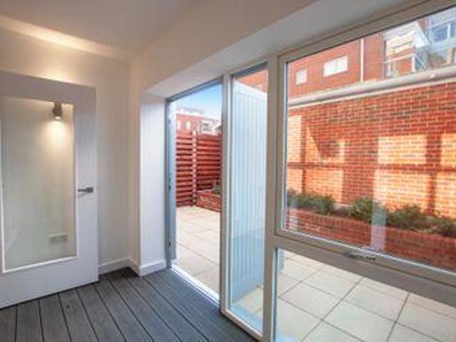 2 Bedrooms Flat for rent in Wilkinson Close, Dollis Hill, London NW2