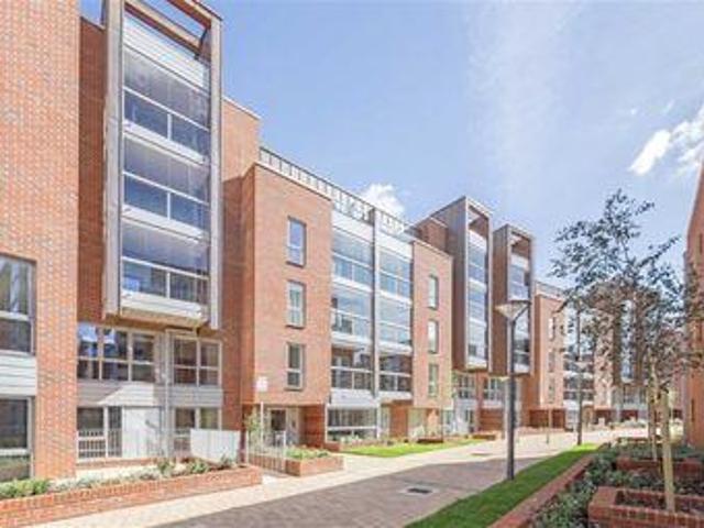 2 Bedrooms Flat for rent in Wilkinson Close, London NW2