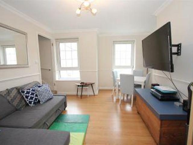 2 Bedrooms Flat for rent in Willoughby House, Reardon Path, London E1W