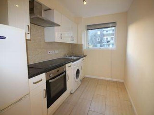2 Bedrooms Flat for rent in Willoughby Lane, London N17