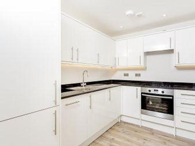 2 Bedrooms Flat for rent in Willow Court, Cambridge Road KT1