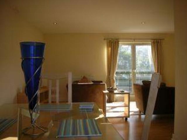 2 Bedrooms Flat for rent in Willowbrae Road, Edinburgh EH8