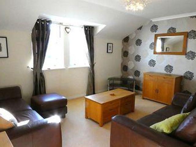 2 Bedrooms Flat for rent in Willowbrae Road, Edinburgh EH8