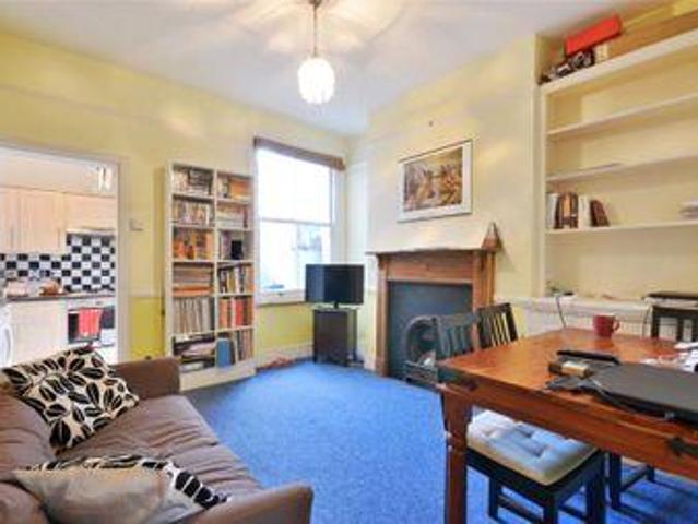 2 Bedrooms Flat for rent in Willcott Road, Acton Town W3