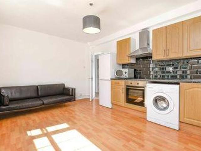 2 Bedrooms Flat for rent in William Bonney, Clapham Common SW4