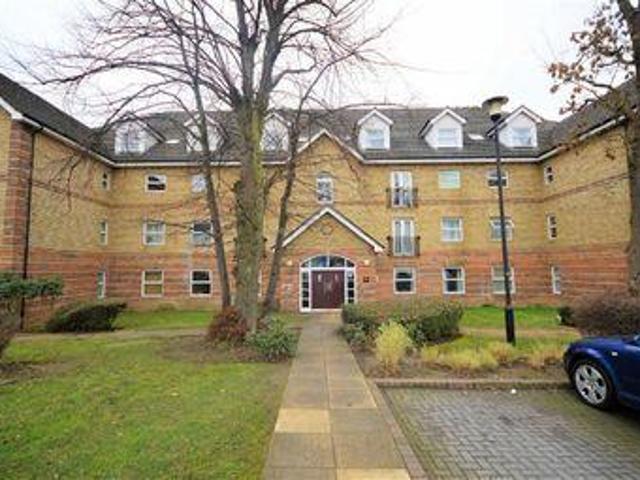 2 Bedrooms Flat for rent in Wilshaw Close, Hendon, London NW4